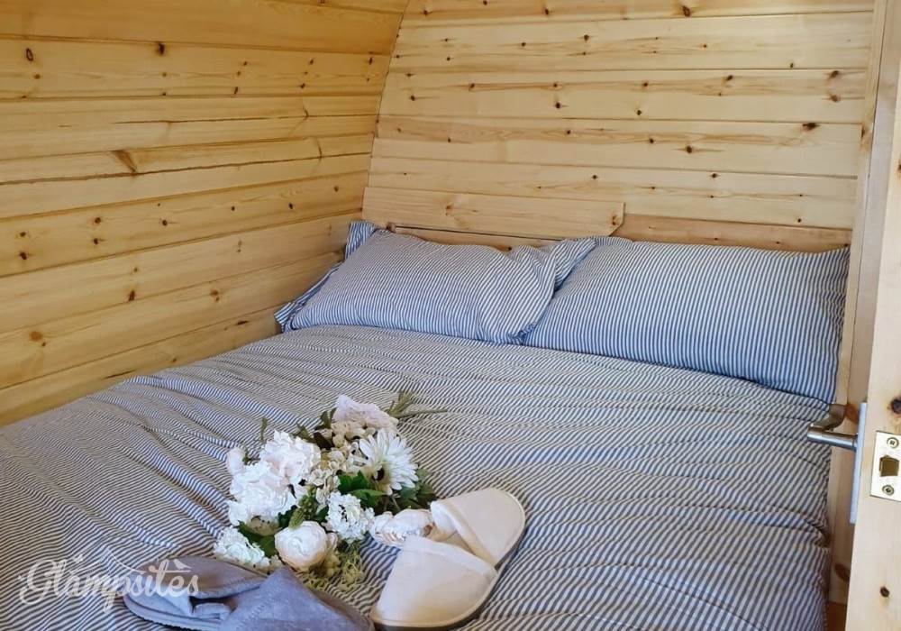Daisy Glamping Pod with Private Hot Tub